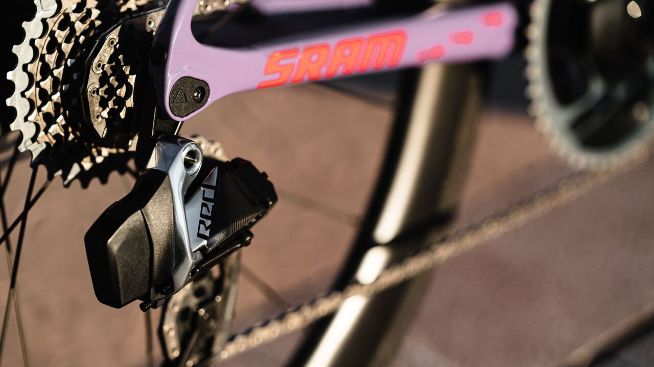 SRAM shifting road bikes | CANYON CN